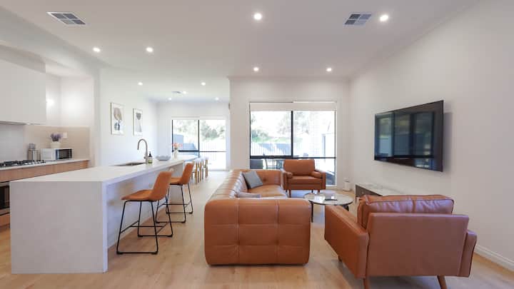 Fulham Riverside Retreat – 4br New Home - Adelaide