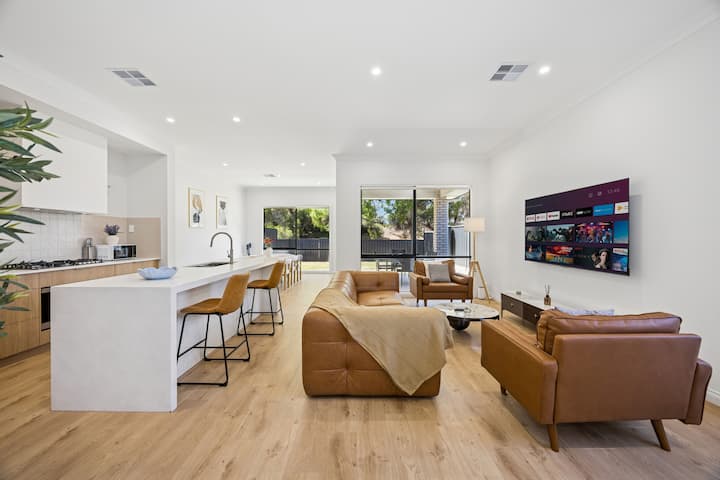 Fulham Riverside Retreat – 4br New Home - Adelaide