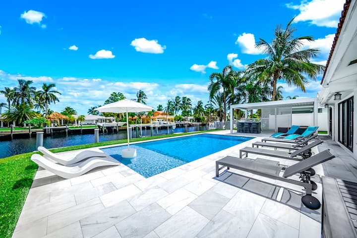 Pool & Waterfront! Close To Beach+outdoor Bbq! - Pompano Beach, FL