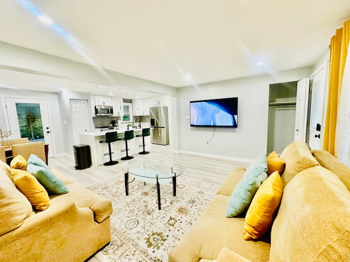 Cozy 5 Bedroom 2 Bath House Near Metro Station/ D - Washington, DC