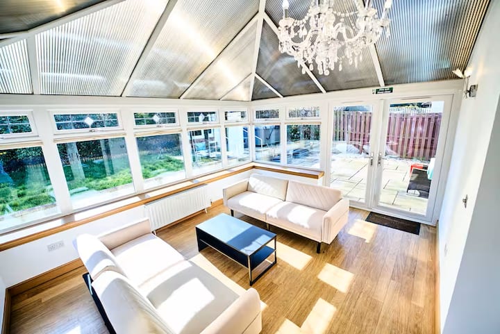 Modern 4-bed Home, Tranent. - 