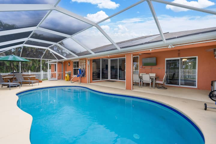 3br Pool Home W/ Hot Tub, Fully Fenced In Yard! - Cape Coral, FL