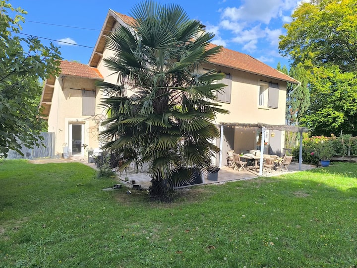 La Petite Maison De Mag, Sérénité Et Zen Attitude - Morestel