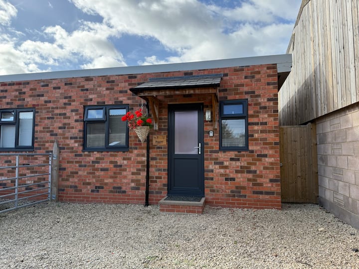 Cotswold Farm Pigsty, Weston Subedge, Glos - Cotswolds