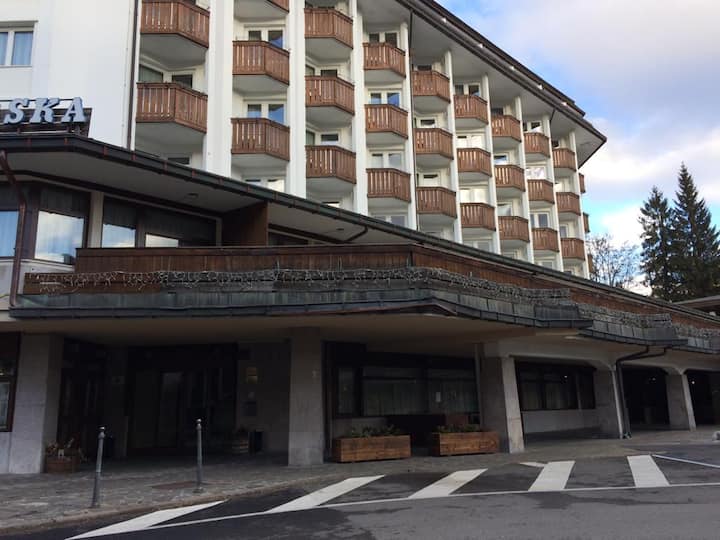 Suite Da 2 Ad 8 Posti Letto In Hotel 4 Stelle. - Cortina d'Ampezzo
