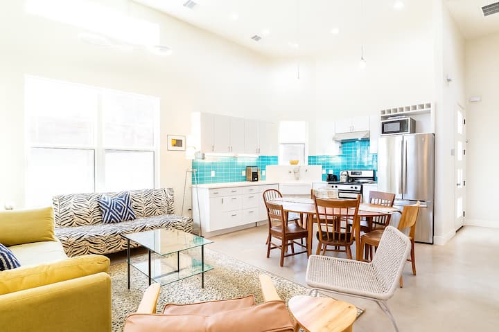 Best Hip East Side Dt Modern- 4 Bdr + 2 Living Rms - Austin, TX