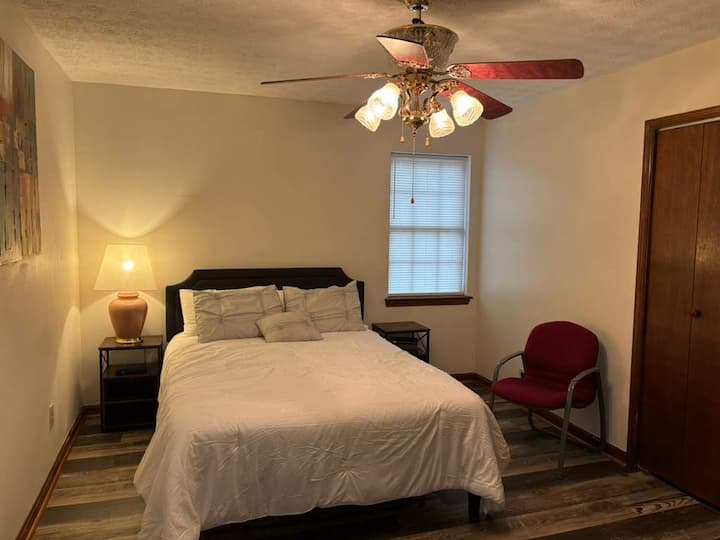 Queen Suite In South Atlanta, Share In House - Union City, GA