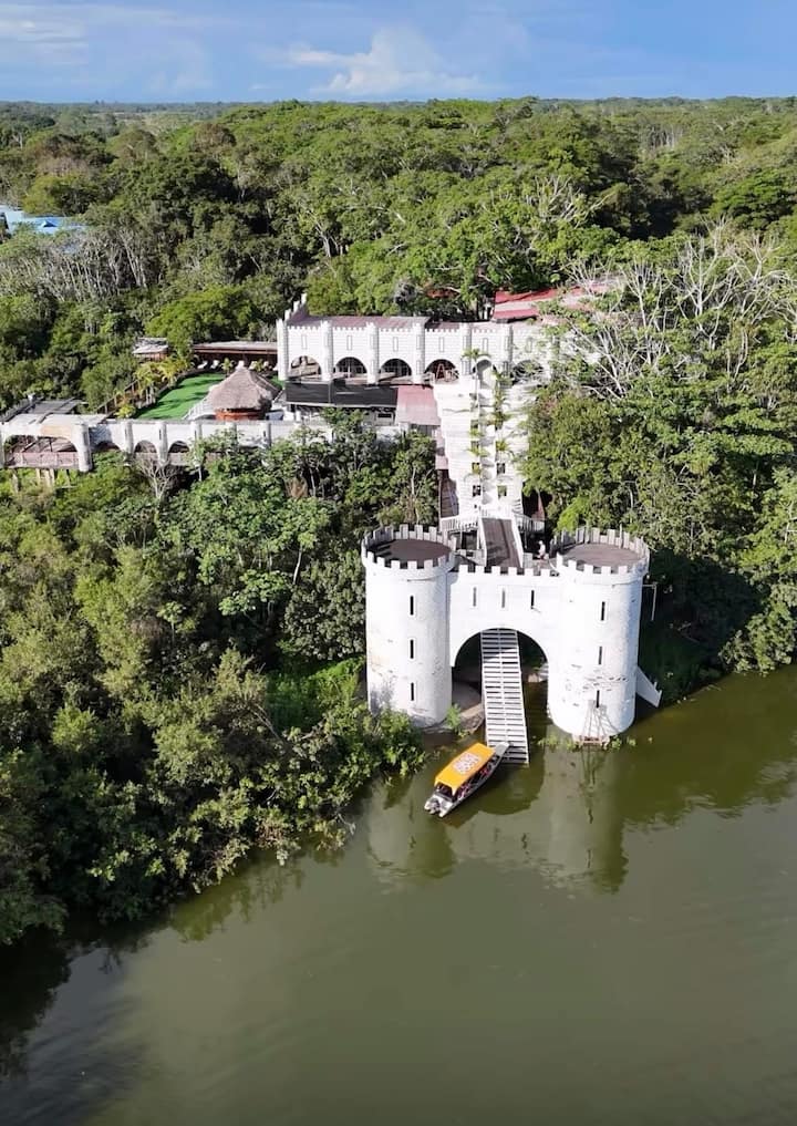 Castillo Blanco/yarinacocha - Pucallpa