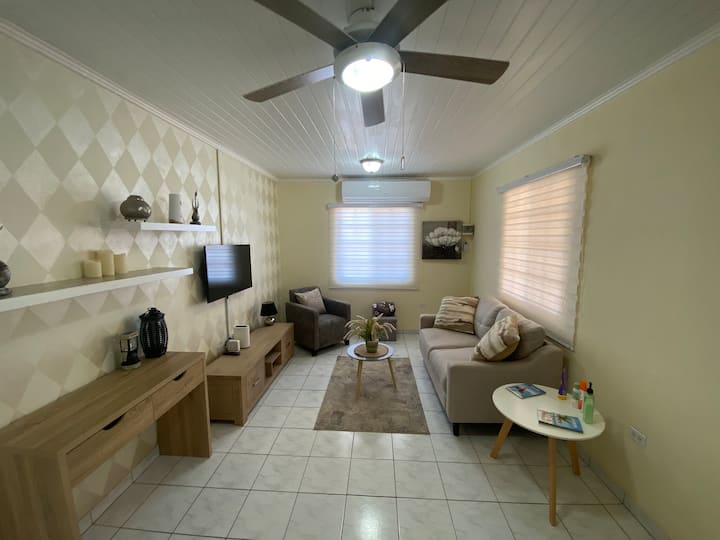 Cozy Relaxing House In Quite Neighbourhood - Aruba