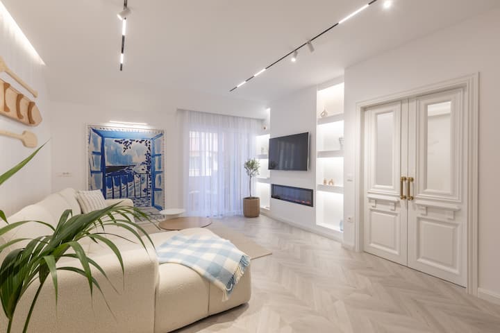 Swan Lake Luxury Apartment - Pogradec