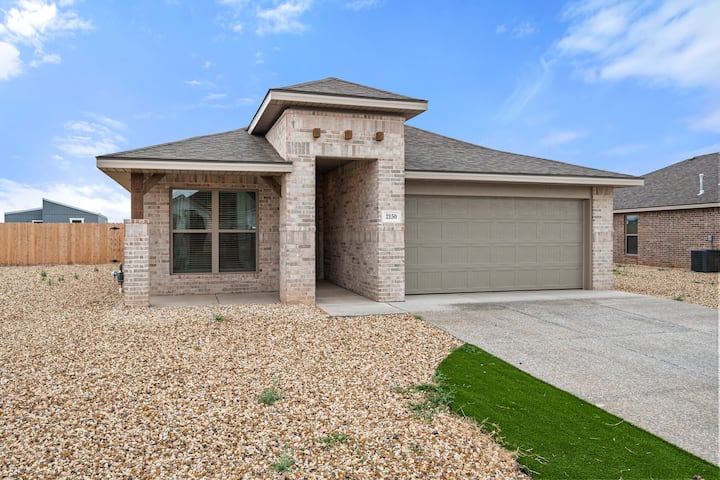 New Construction 4bd|2ba - Close To Ttu - 러벅