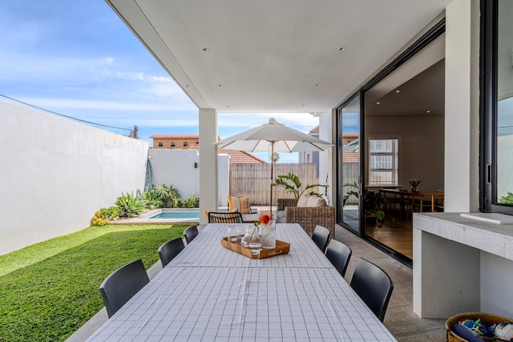 Stylish Sea Point Home | Pool & Garden Retreat - Cape Town