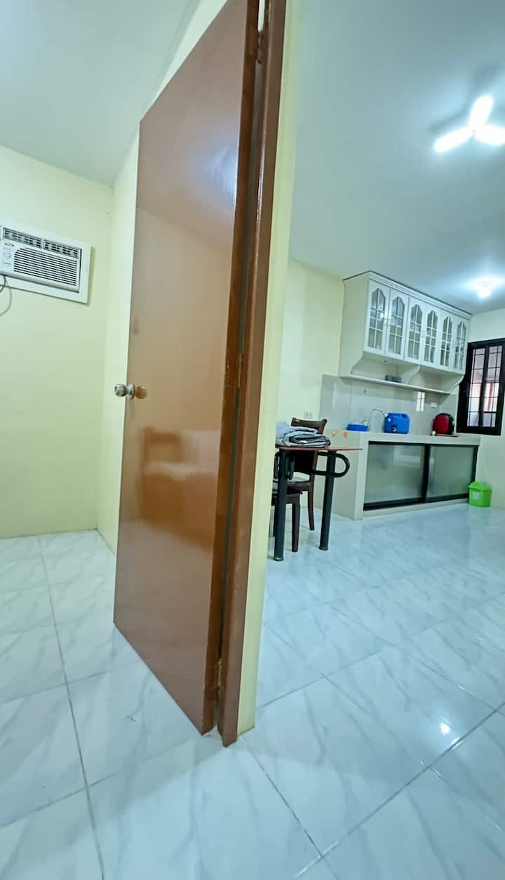 Eugenes Place By Manah Villa - Batangas
