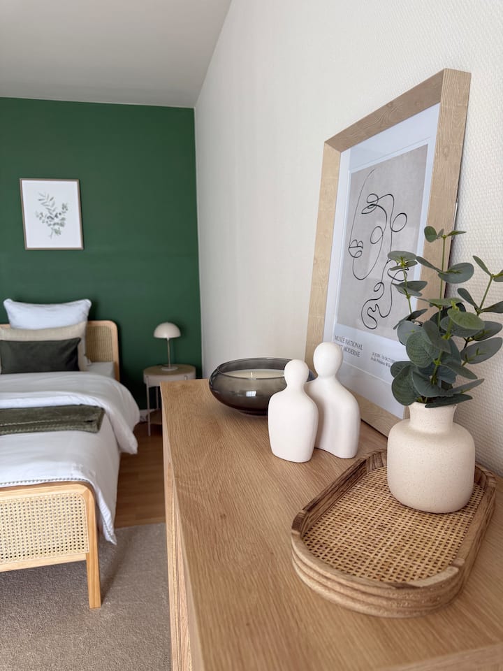 Charmante Petite Maison Avec Cour Privative - Vierzon
