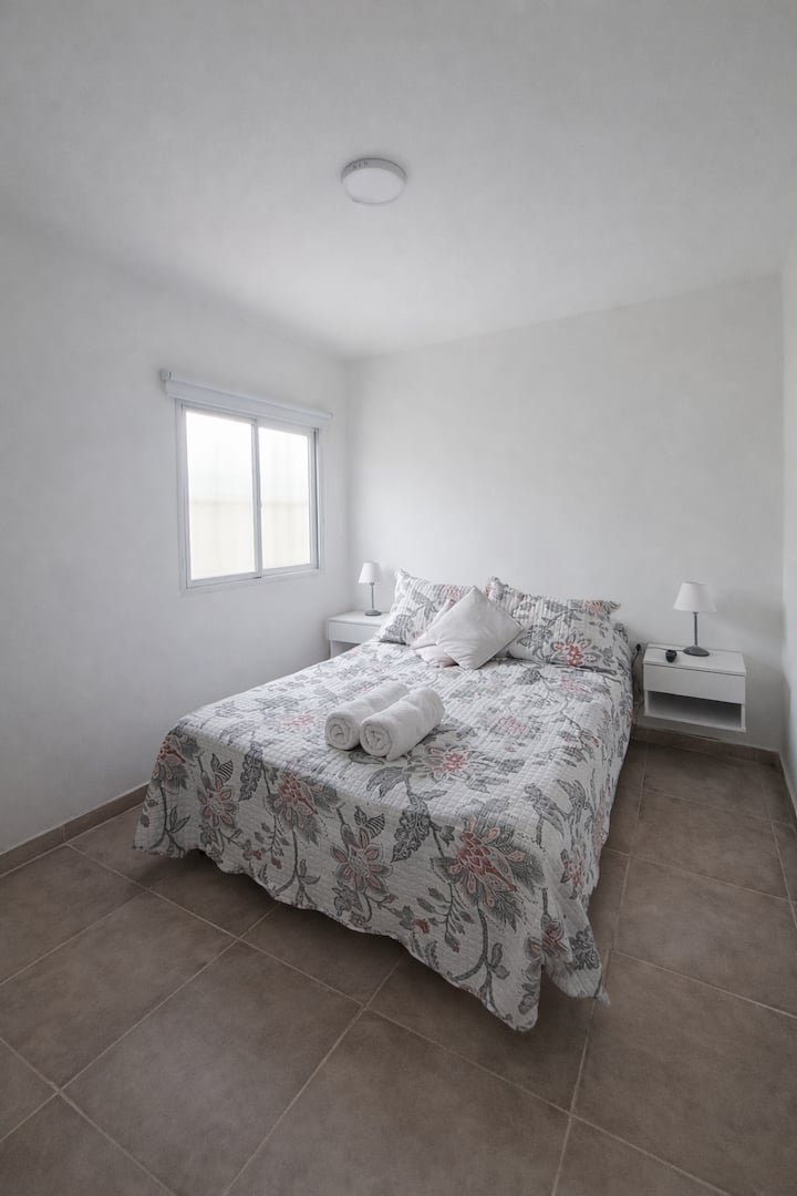 Cómodo, Luminoso Y Nuevo. A Minutos De La Terminal - 멘도사