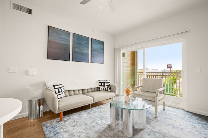 Cozy & Modern ~ Pool ~ Parking ~ Washer/dryer - Wells Branch Parkway – Austin
