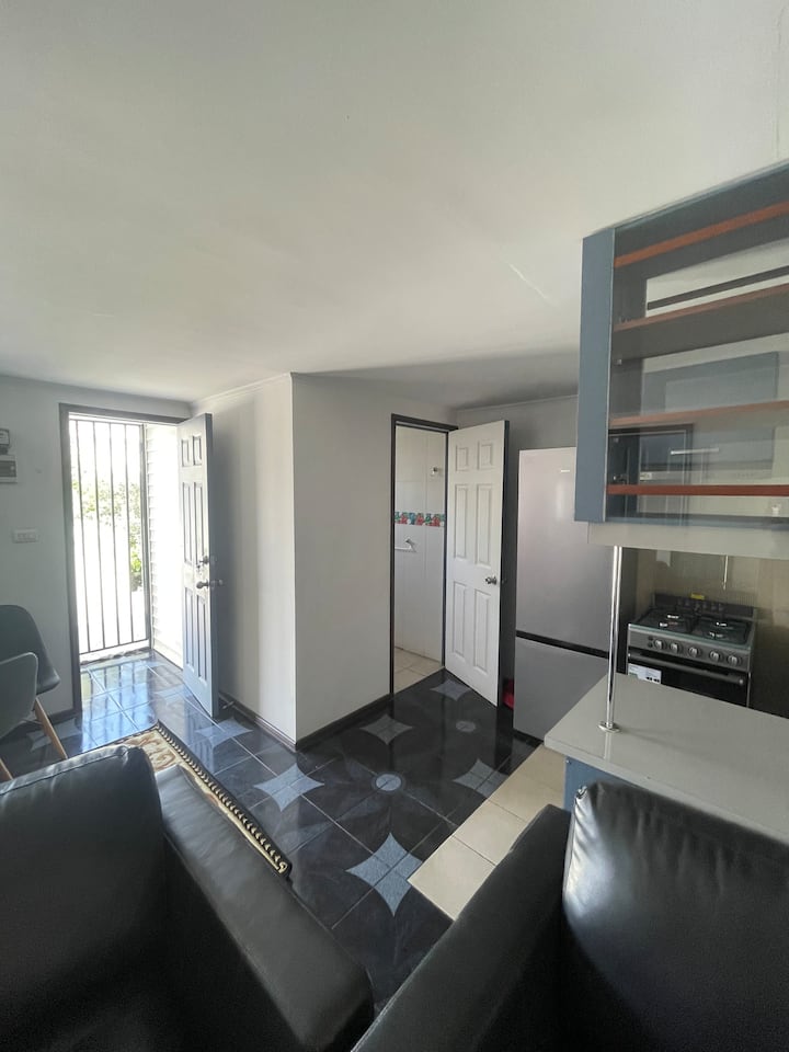Departamento De Interior, En Casa De Familia - El Bosque, Chile