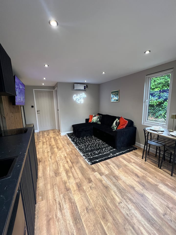 Leeds Airport & Trinity Uni Guest House - Leeds