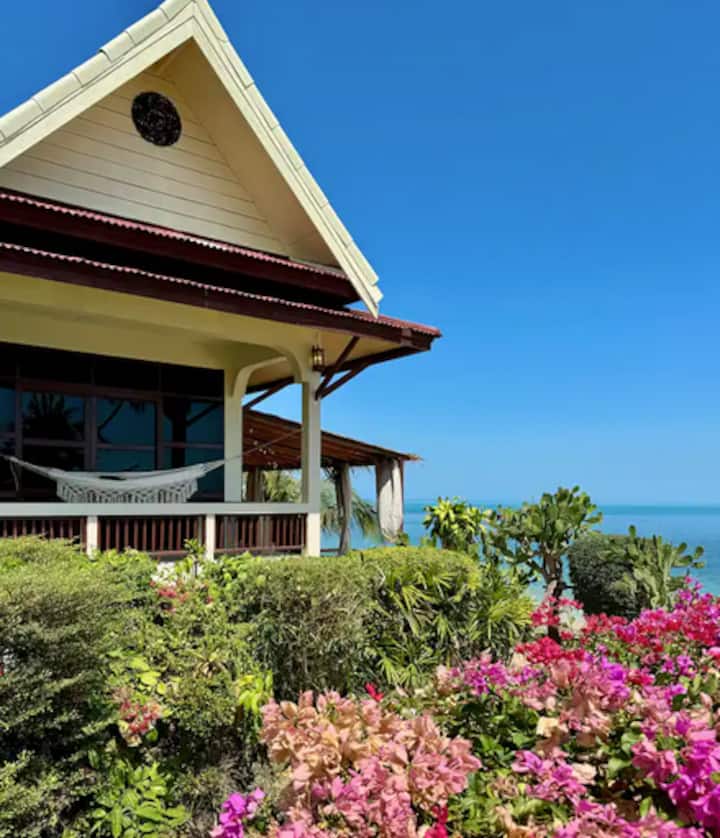 "The Deck" Beach Front Bungalow W/ Private Patio - Ko Pha Ngan