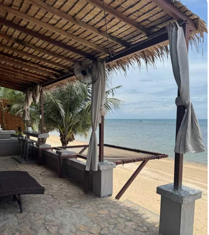Beachfront Bungalow, On The Sand • Private Patio - Ko Pha Ngan
