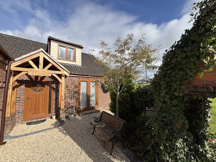 Sugarloaf Lodge - Cheddar