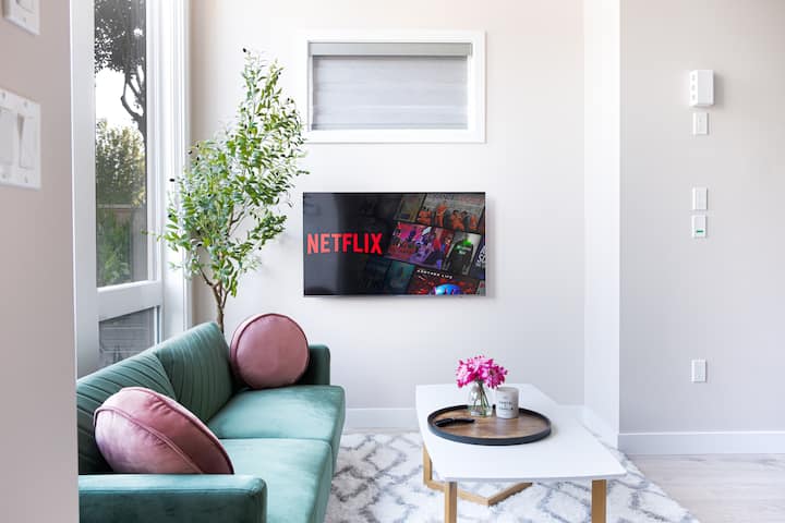 Unique 6br Escape | Hot Tub • Bbq • Sleeps 15 - Vancouver