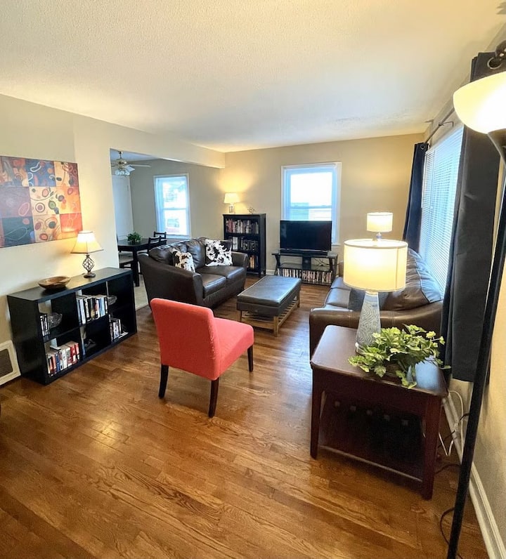 Cute 2 Bed Home In Quiet Walkable Neighborhood. - University City, MO