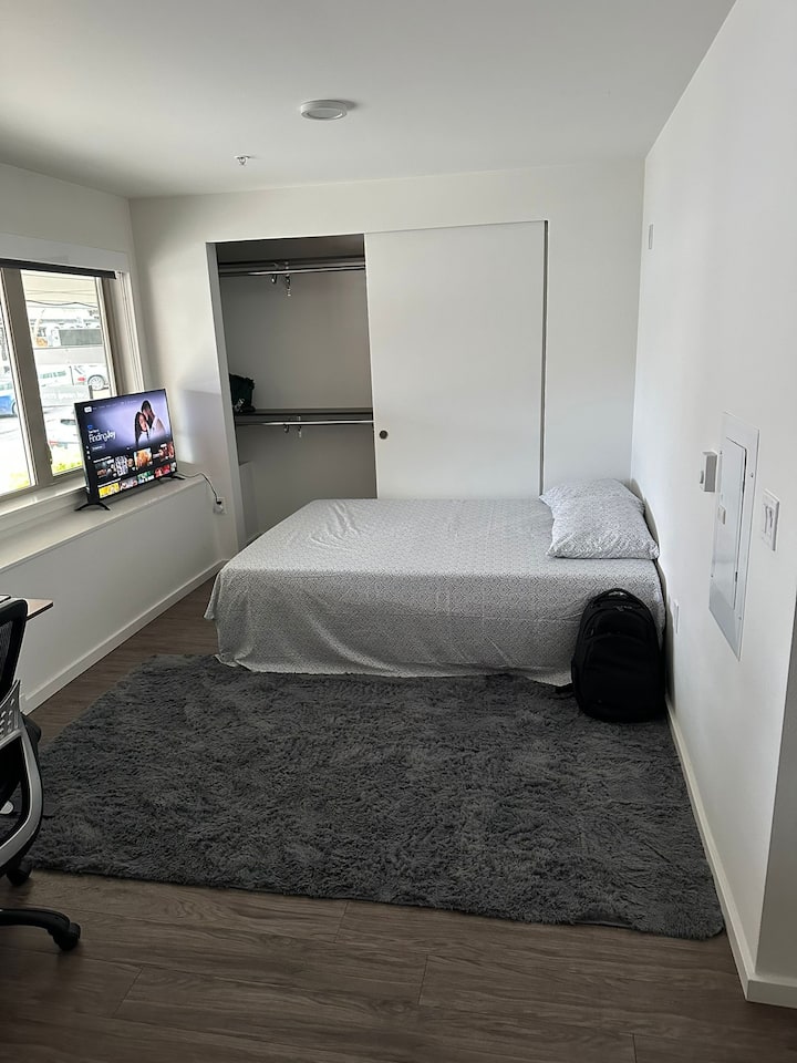 Studio In Downtown Bellevue. Next To Downtown Park - Bellevue, WA