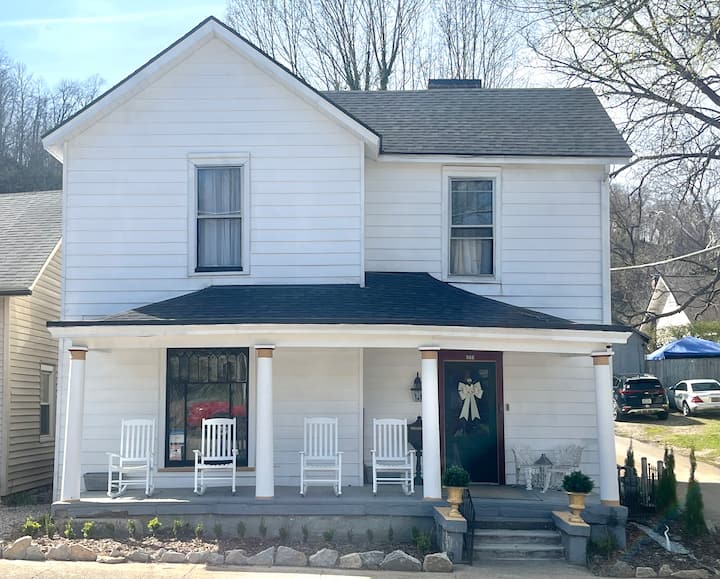 Horse & Bourbon I Tempurpedic 3 Kings I 1 Queen - Frankfort, KY