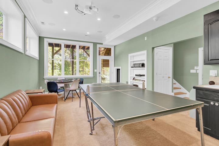 Putt & Plunge Manor - Mooresville, NC