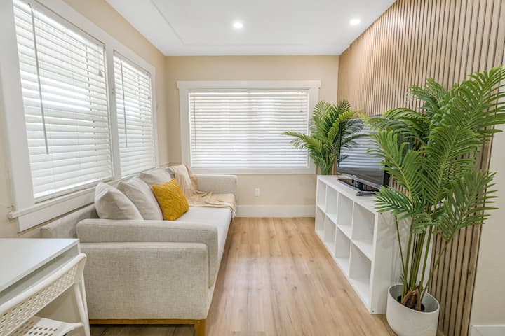 Contemporary All In One Bedroom Apt Alhambra - Alhambra, CA