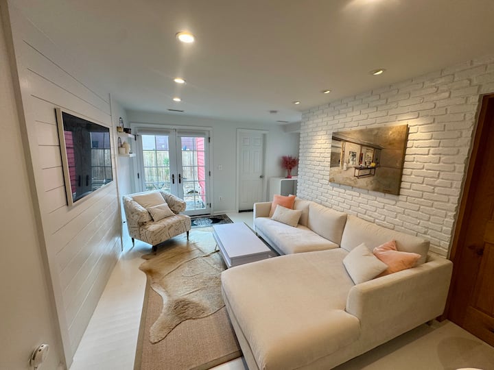 Charming Downtown Annapolis Retreat - Annapolis, MD