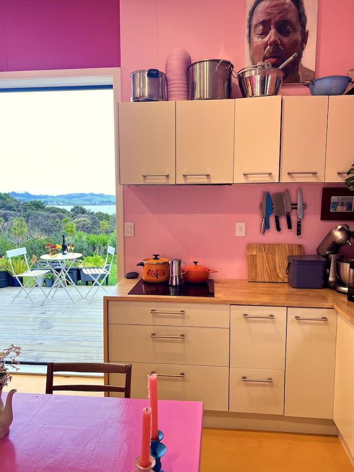 Pink Art House In Paradise - Paparoa