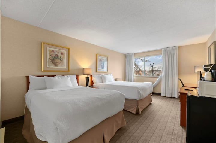 Pool & Gym | 2 Queen Beds | Hotel - 