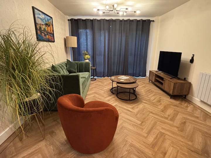 2 Bedroom City Centre Garden Flat With Parking - Bristol