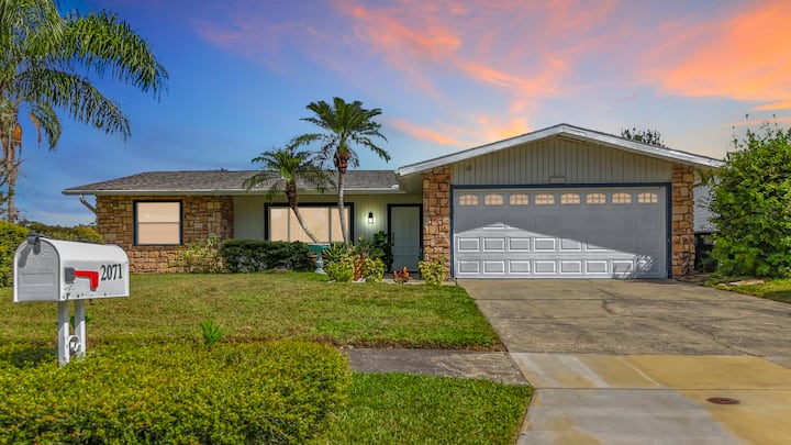 Clearwater Lake House - Clearwater, FL