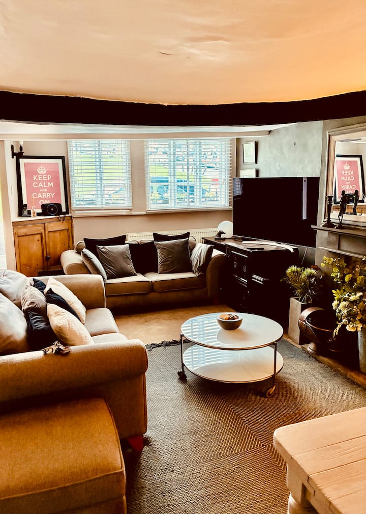 Cottage On The Green, Marlborough, Wiltshire - Marlborough