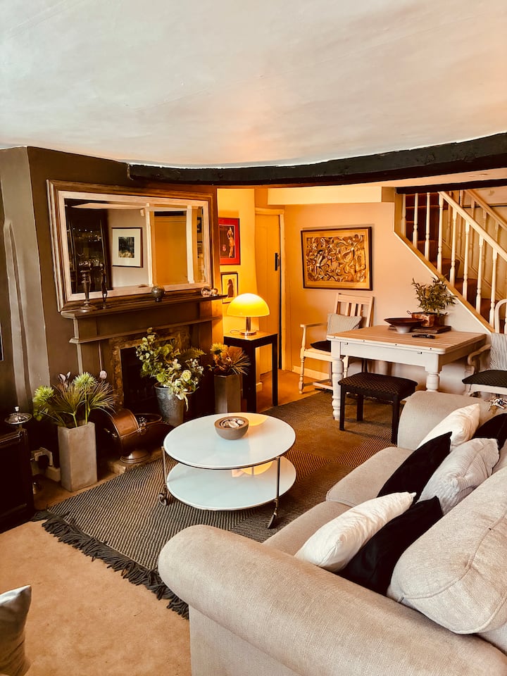 Cottage On The Green, Marlborough, Wiltshire - Marlborough
