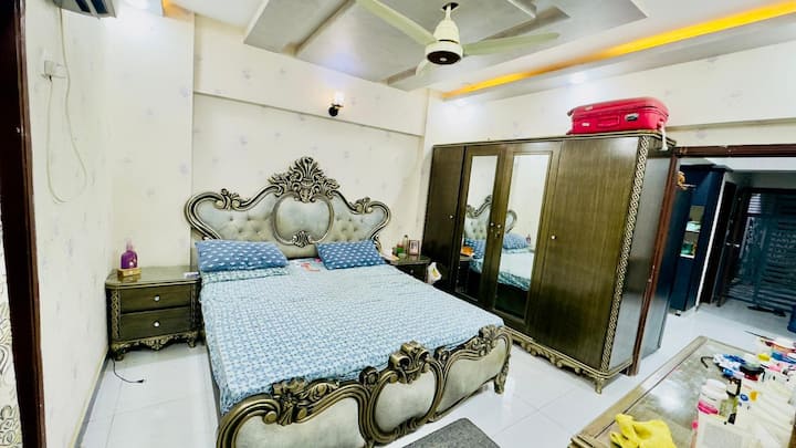 Luxury 2br Near Icon 36 | 1 Ac, 2 Tv & City View - Karachi