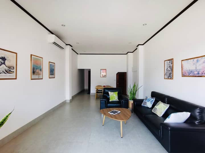 Luxury Duplex Next To Crowne Plaza Hotel - Laos