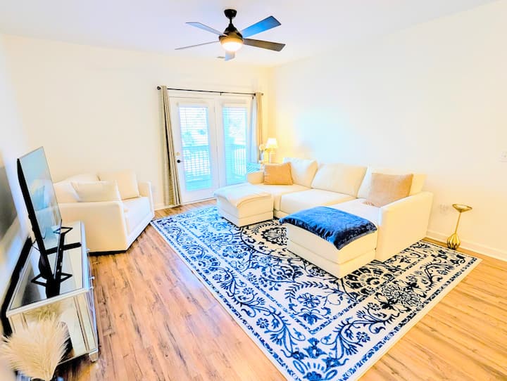 Modern Comfort In A Spacious Condo With Office - Camp Snoopy, Fort Mill