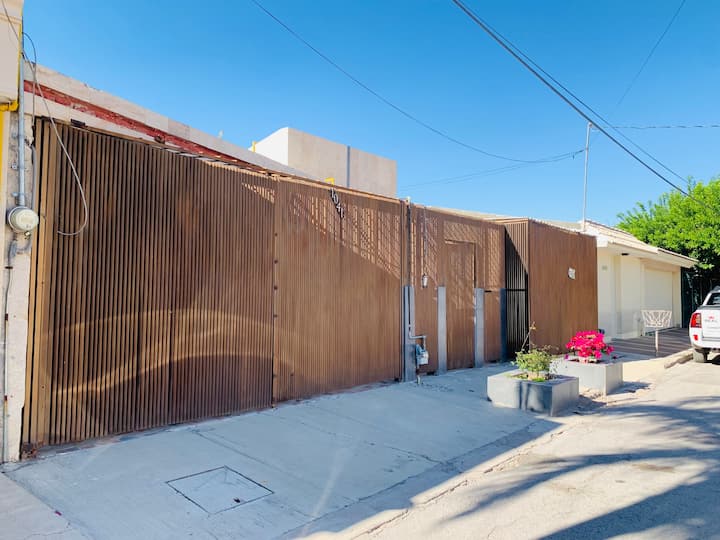 Casa Vega 4.5 Baños Exc. Ubicación Zona Dorada - Gomez Palacio