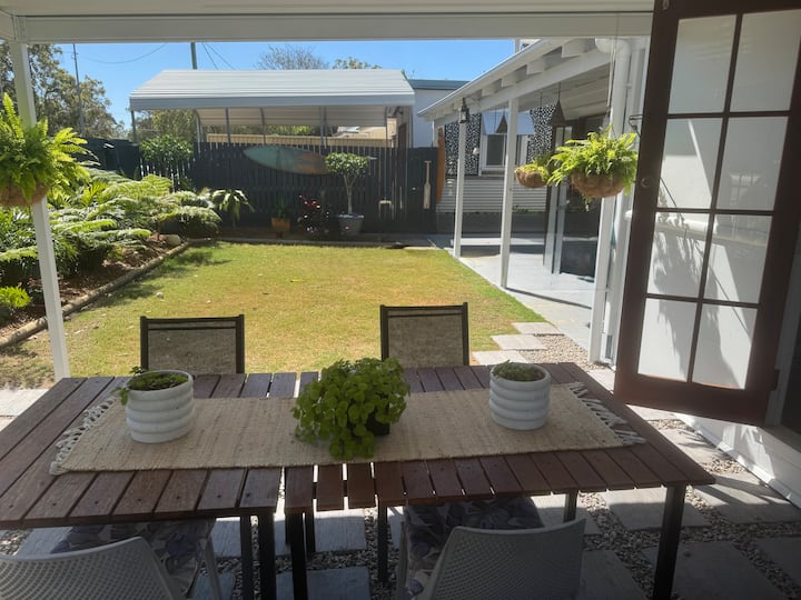 Bribie Beach Cottage - Sandstone Point