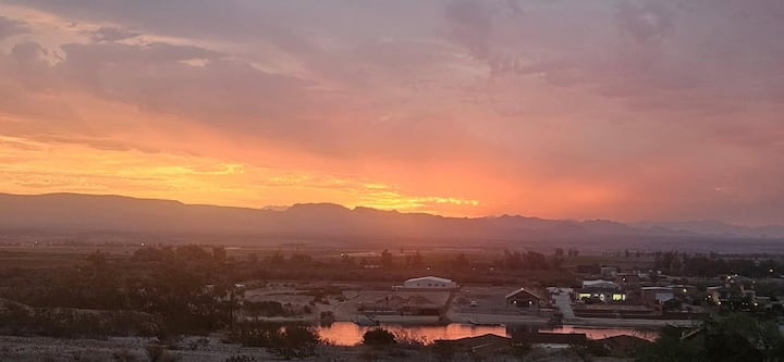 Beautiful River View - Needles, CA