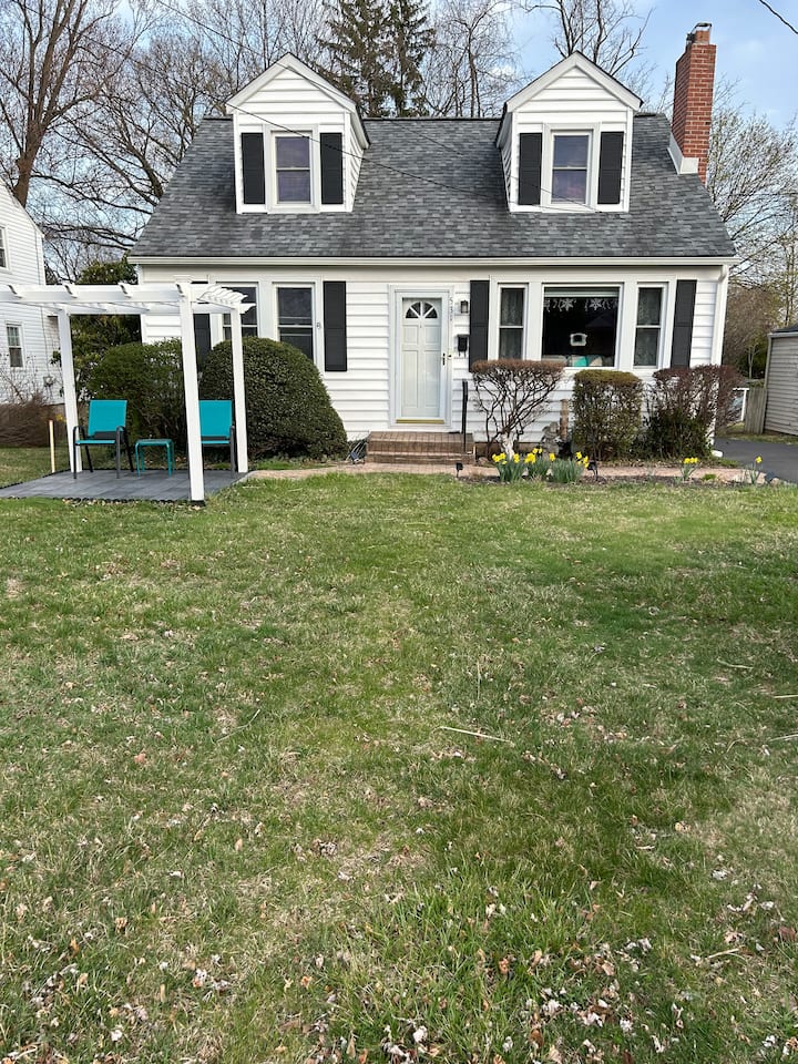 Cozy Cape Cod House In Quiet Neighborhood - Warrington, PA