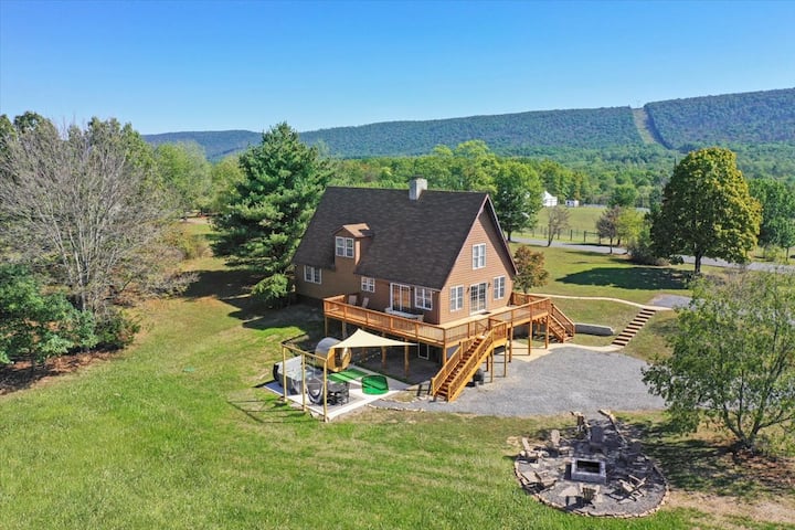 Ridge Retreat | Sauna • Hot Tub • Firepit • Views - Berkeley Springs, WV