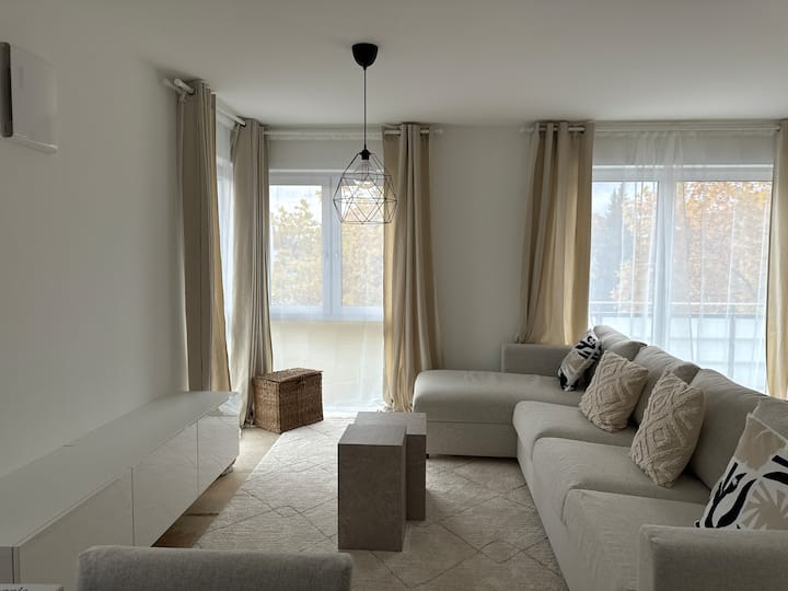 Bright Modern Apartment, Ideal For Couples - Neubiberg