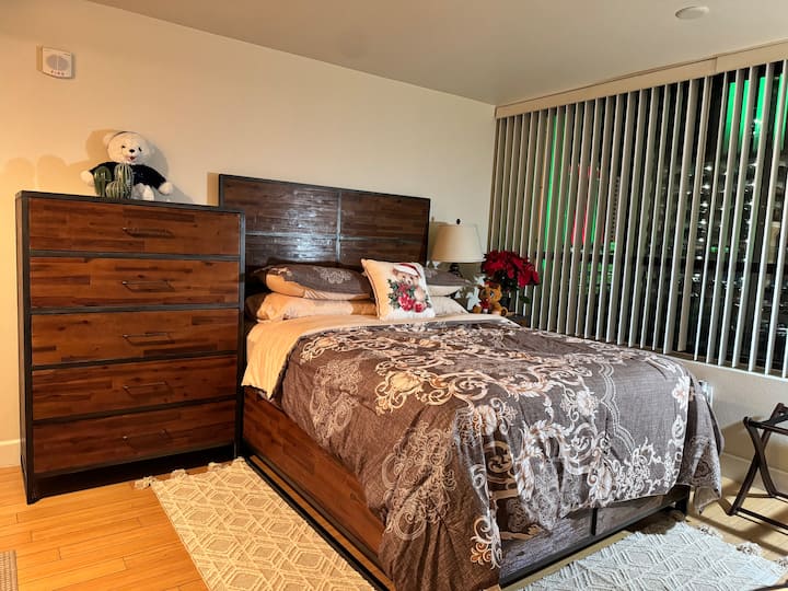 Cozy Reno Studio • Central Downtown Location - Reno