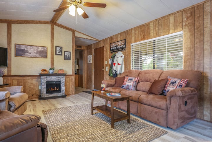 Bear Moose Lodge - Munds Park, AZ