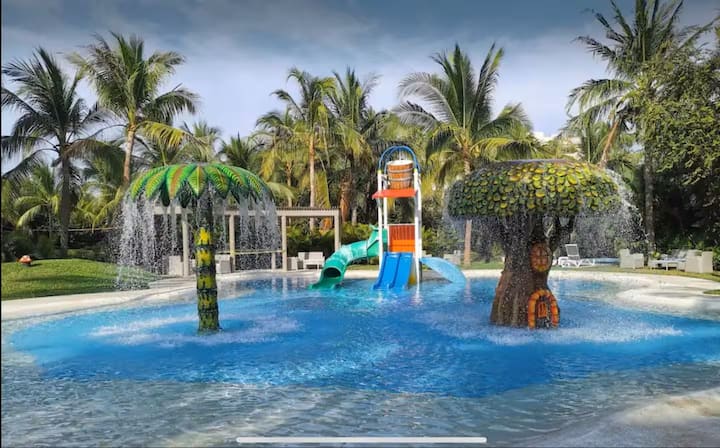 Familiar, Playa Privada Y Muchas Amenidades - Acapulco